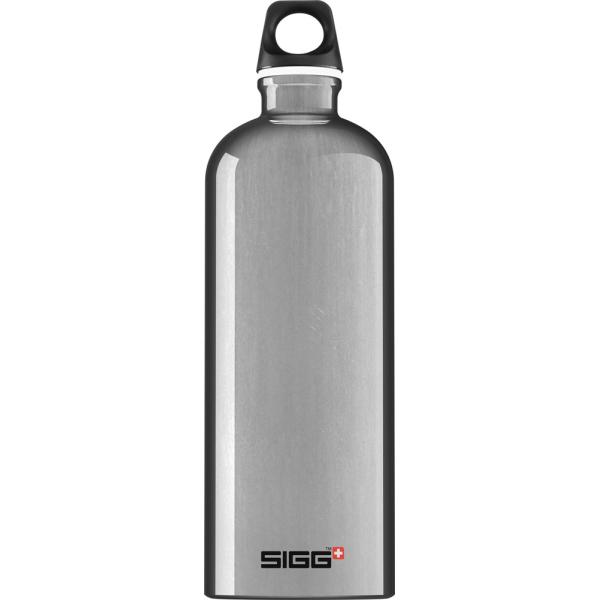 シグ SIGG トラベラー アル 1.0 L  50015　アウトドア　シグボトルは 99.5% の高純度の良質アルミプレートに 600 トンの圧力をかけて成型しています。本体には全く継ぎ目がなく軽量で丈夫です。平均肉厚は 0.65 mmと...