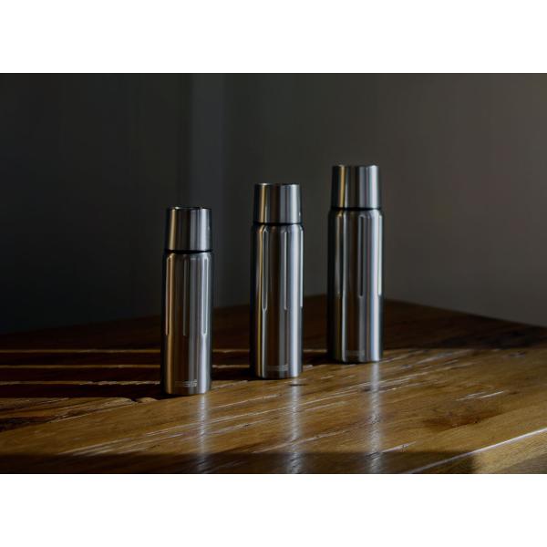 シグ SIGG SIGG GEMSTONE シルバー 1.1L  50316　アウトドア　SIGG ホット&amp;コールドステンレスボトルが更に軽量化!高度な保温保冷機能を持つ真空2重構造ステンレスボトル。内側のステンレスレイヤーを超薄型...