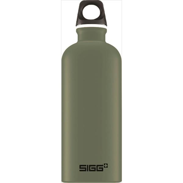 シグ SIGG トラベラー リーフグリーン 0.6L  60176　アウトドア　シンプルで使いやすいスクリュー式のトラベラーキャップタイプのボトル。シグボトルは、99.5の高純度の良質アルミプレートに600トンの圧力をかけて成型しています。...