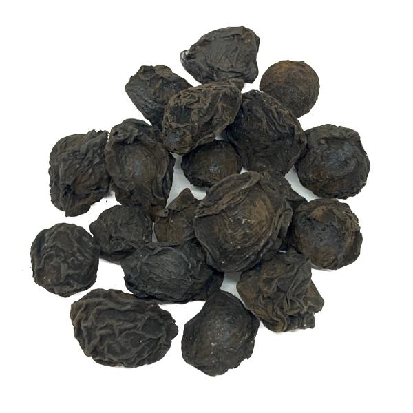 バラ科のウメの未成熟果実を燻蒸したものです。烏梅は、漢方では体の外に漏れ出るのを防ぐ目的に使用されます。種とともに使用するのが本商品の烏梅、種を除いたものを烏梅肉と言います。内容量：50g（目安：20個前後）1個あたりの重量は1.0〜5.0...