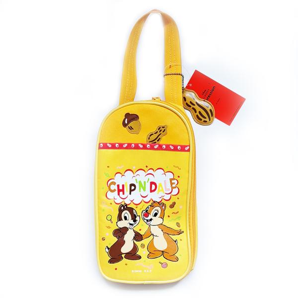 かわいい柄の　バッグシリーズです！大好きなキャラクターデザインで、通園・通学が楽しくなっちゃうね！！こちらは、「チップ＆デール / シューズバッグ」です。かわいいネームマスコット付♪内ポケット、外ポケットもついているので、便利！サイズ：約2...