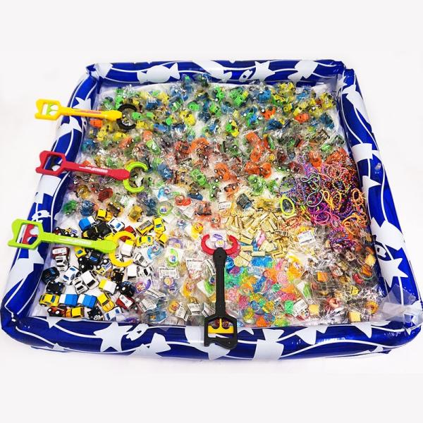 1分間で挑戦！メカハンドでおもちゃをいっぱい掴もう！セット　約1500個【商品番号】 No.16202【商品説明】 メカハンドでおもちゃをつかみ取るゲームです。いろんな景品がドドンと約1500個！お一人様10個掴めるとして、約150名様お楽...