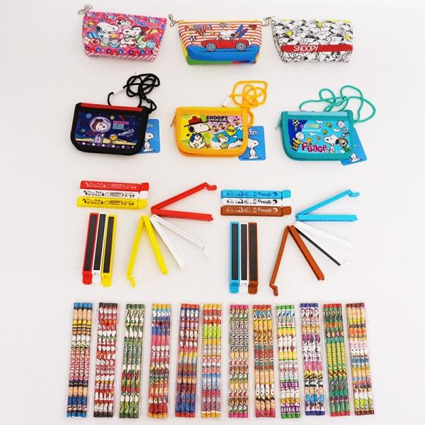 【商品番号】 No.5572　スヌーピーグッズ　抽選会大会(86名様用)【内容】 スヌーピーグッズの抽選セットです三角くじと抽選箱が付いているのですぐに抽選会ができるセットです。町内会のイベントや、お店でのイベント、子供会のイベントと、お手...