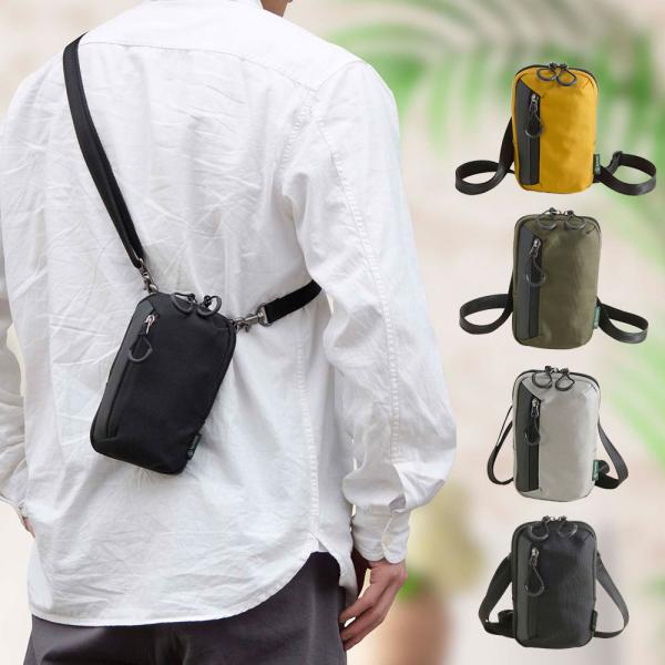 街歩きや近くへの移動など、必需品だけ持って歩きたい時にぴったりなポシェット。スマホサイズのミニマムなバックとしてだけでなく、ベルト等に巻き付けてホック留めればポケットとして活用も可能。シンプルなデザインは、どんな服装にもマッチします。日常使...