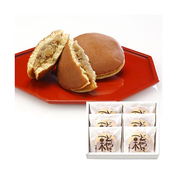 栗の味わいを引き立てる少し塩気を感じる皮に、栗の粒が入った自慢の栗あんをたっぷり詰めました。 手土産やおやつ、お遣い物にもぴったりな、栗菓子屋ならではの栗どらやきです。- 内容量：6個入- 箱サイズ：箱サイズ：約18.9×23.5×5.8c...