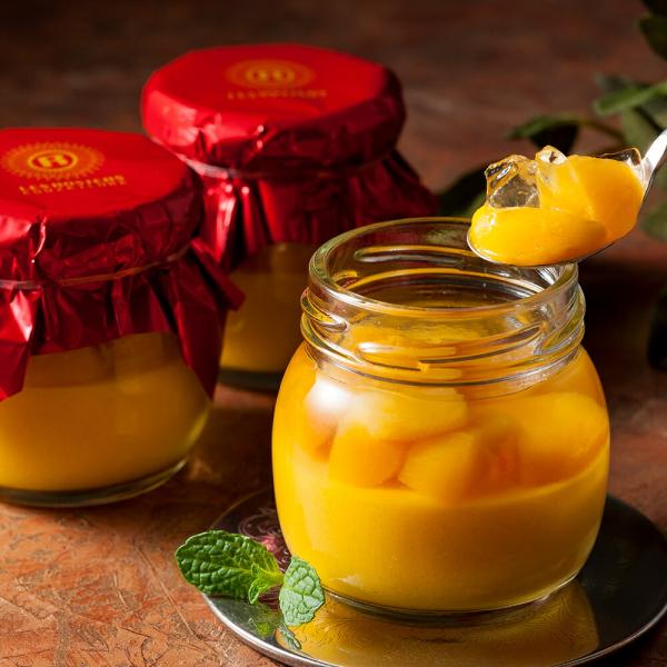 フランス国家最優秀職人章「M.O.F」受章の女性天才シェフ、アンドレ・ロジェのこだわりの濃厚マンゴープリン。マンゴーの甘みとなめらかな口どけ。トロピカルな味わいと上品な仕上がりで、自分へのご褒美デザートにもぴったりなプチ贅沢スイーツです。