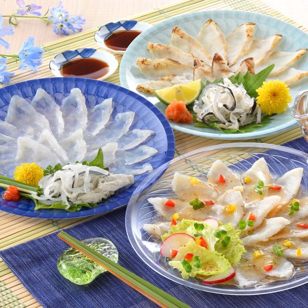 職人の手で盛り付けられた「とらふく刺身」、日本海で獲れたまふくを使用した「まふくたたき刺身」と「まふくカルパッチョ」。夏の食卓を華やかに彩る三種の美味しさの共演。