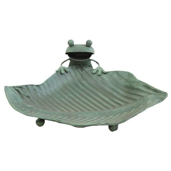 ●メタルフロッグトレー●チャーミングなカエルさんに癒されるブリキでできた葉っぱ型のトレー。●笑顔いっぱいの蛙さんが両手を広げてトレーを持つ姿がかわいい！飾るだけで楽しくなりますね♪●マスク置きや店舗のトレイなど、マルチに使えるサイズです。●...