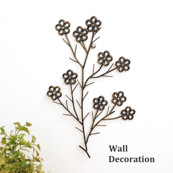 ●フラワーウォールデコ●玄関やリビングなどの壁に立体感ある壁飾りでデコレーション。アイアン製品はおもむきあるアンティークな雰囲気作りを演出してくれます。●季節を問わず楽しめ、お花やグリーンが飾れない場所も華やかになります。ウォールデコは簡単...