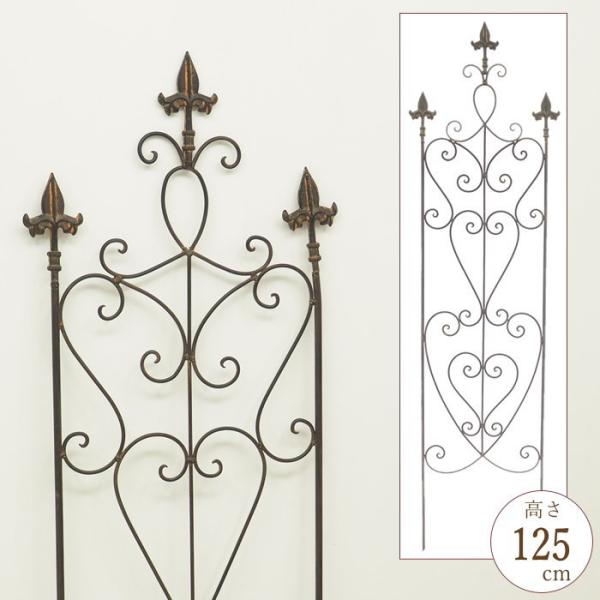 ●ガーデントレリススティック●クラシカルなデザインが素敵なトレリスです。●つる性植物を這わせて使うのはもちろん、花壇の縁取りやお庭の仕切りにしたり、アクセントとして置くだけでも華やかになります。●クリスマスやハロウィンシーズンにはリースやオ...