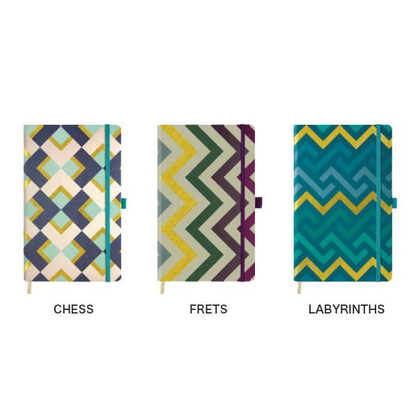 商品名【メール便可 2冊まで】カステリ ミラノ ノートM 7mm 横罫 ORO CASTELLI MILANOメーカー国イタリアメーカー名カステッリ ミラノ CASTELLI MILANO仕様■サイズ：横13cm×縦21cm■ページ数：24...