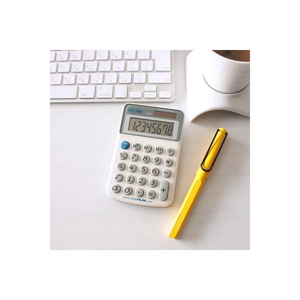 ■商品サイズ：横幅75 x 縦幅117 x 厚さ19mm■8桁表示■電源：ソーラーとボタン電池併用●スペインのステーショナリーブランド「ミラン」のカルキュレーター(電卓)です。斬新なデザインやカラーで、デスクの上をスタイリッシュに演出します...