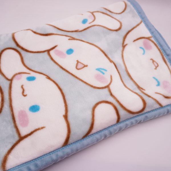 ブランケット ひざかけ サンリオ シナモロール フェイシーズシナモン 70×100cm 防寒対策 キャラクターふわふわ肌触り　お昼寝用にも　冬の必須アイテムリラックスタイムやお仕事中、車内での移動中など防寒対策　持ち運びに便利お昼寝、読書中...