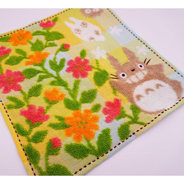 となりのトトロ　ジブリ　花柄もかわいい　タオルハンカチ　レディース学生　通勤通学、外出時に毎日の必需品　エチケットとして。お子様（子供会・退会・卒業・引退・記念やお世話になった方（転勤/退職/お礼/お返し）へのプレゼントにかさばらないサイズ...
