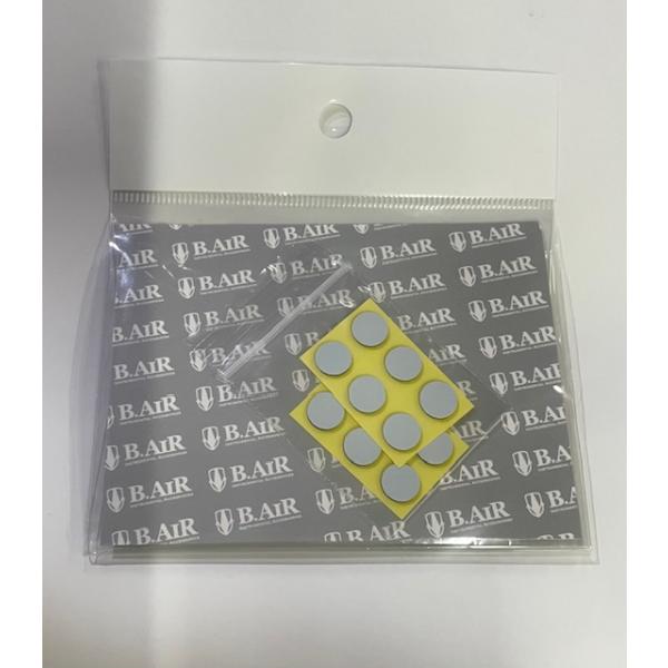 粘着シール劣化、取り付け位置の微調整等に必要な粘着シールです。貼りかえの際は接着面を綺麗にしてください。張り替え時に「Swing Chip」の水分をドライヤーで飛ばし、温度を少し上げてから新しい粘着シールを貼りつけると粘着力が強くなります。...