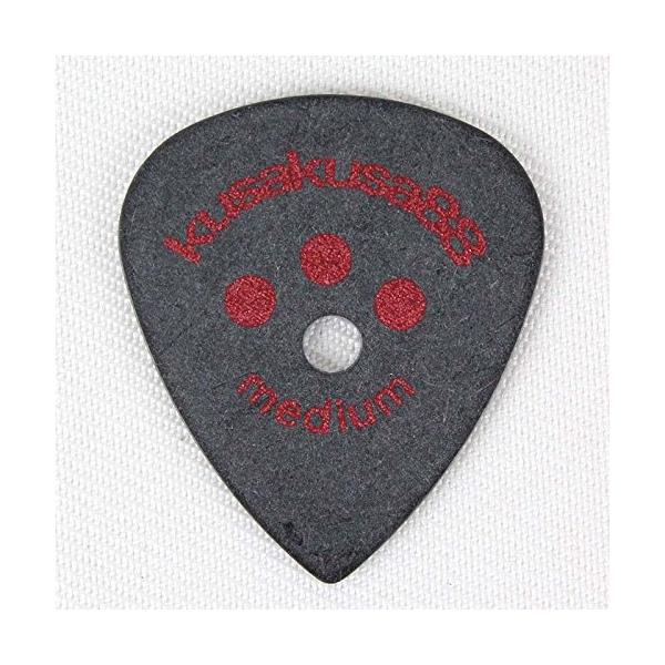 ピック自体に穴を空け指先を固定、サンドグリップ印刷で指に吸い付く範囲をコントロール、2種類の違った滑り止め効果を複合させた新しいタイプのピックです。ピックの握り方、持つ位置、反らせる力の入れ具合、弦に当てる角度深さ早さなど・・・人それぞれ全...