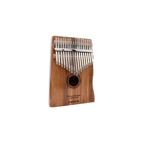 ONETONE カリンバは各キーに音階と番号が刻まれていて、視覚的に弾くキーをサポートします。ピッチ調整用のハンマーや指サック等、必要なアイテムは全て揃っています。初めて演奏する方でも簡単に癒しの音色を奏でることができます。特徴・音色：褐色...