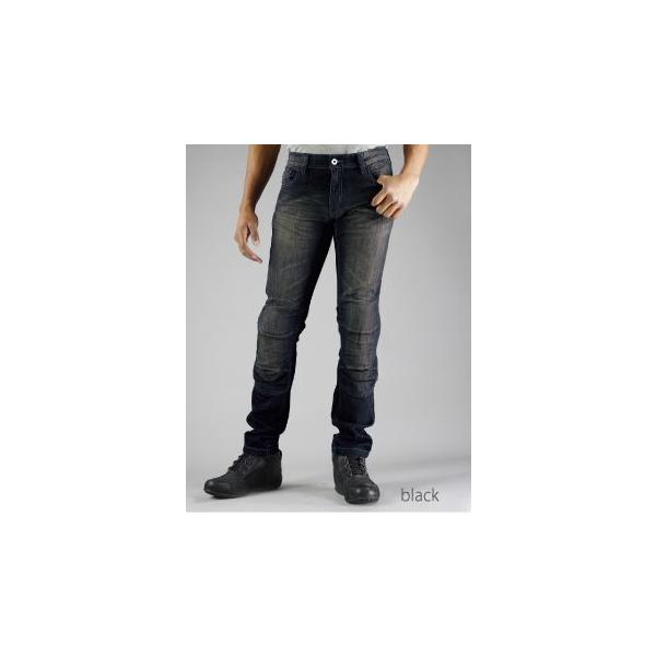 普段着同様に履くだけで手軽にプロテクターを装着できるストレッチスキニージーンズ。