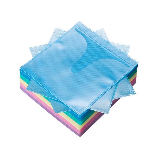 省スペースに大量収納できる不織布ケース。インデックスカード付きで検索も簡単。