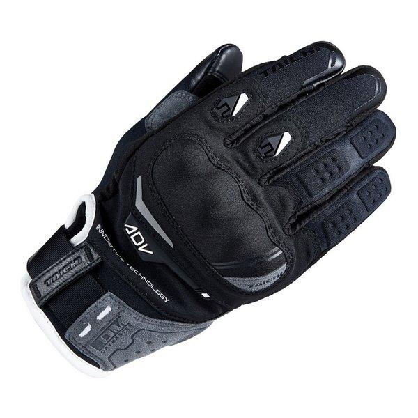 アドベンチャーコンセプトデザインに防水透湿素材をインサート。