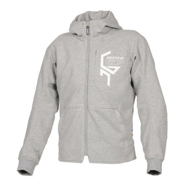 ストレッチ性能の高いコットン系素材により非常に軽快な着心地を実現。