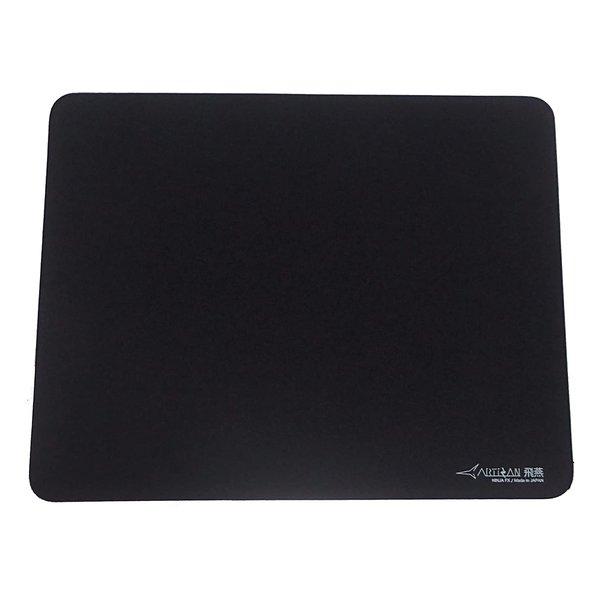 「滑って、止まる」で今までの布製の常識を覆したマウスパッド