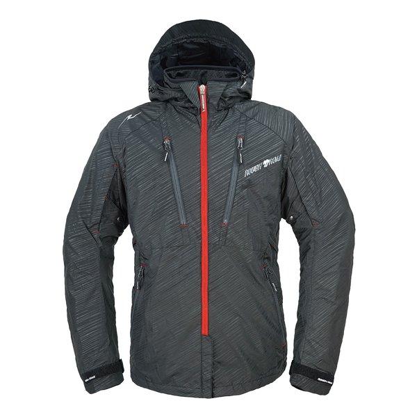 強力なベンチレーションを活用しレイヤードを工夫すれば、春夏秋冬フルシーズン活躍します