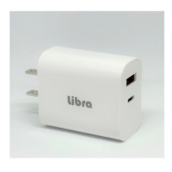 PD（TYPE-C）とQC(TYPE-A)の2ポートを備えた便利な充電アダプタです。