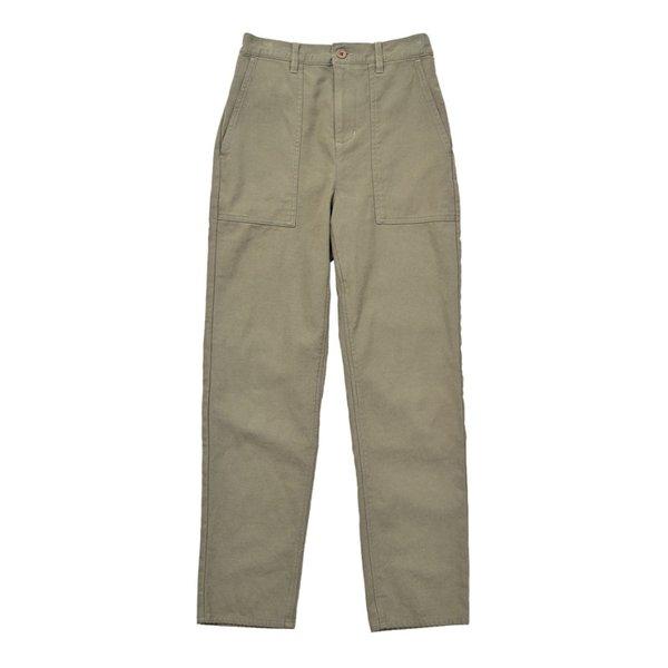 ゆったり履き心地のテーパードライディングパンツ。