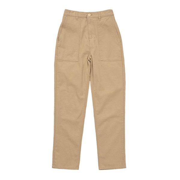 ゆったり履き心地のテーパードライディングパンツ。