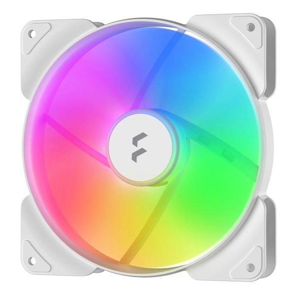 鮮やかなライティングを実現するアドレサブルRGB LEDを搭載。