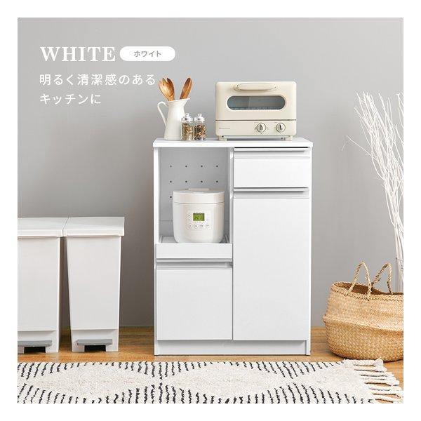 狭いキッチンにも置きやすいスリムなカウンターキャビネット。