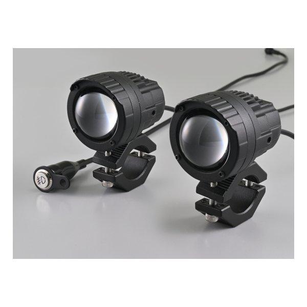 ファッション性の高いホワイトと雨天・霧時に見やすいイエローを、同一光軸上で切り替えできるフォグランプユニット。