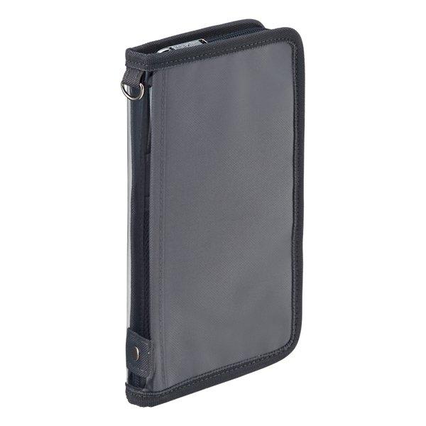 透明シートをデコレーションして自分だけのポーチが作れます。