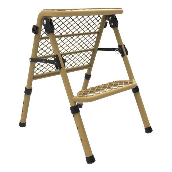 安定性、安全性を目指したタイヤステップ