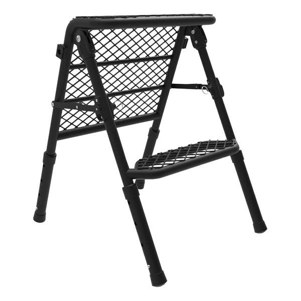 安定性、安全性を目指したタイヤステップ