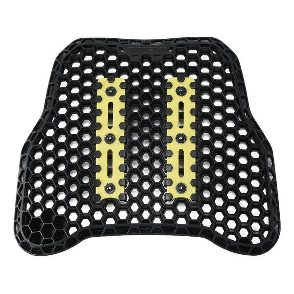 抜群の通気性を誇るエアスルータイプの胸部プロテクター