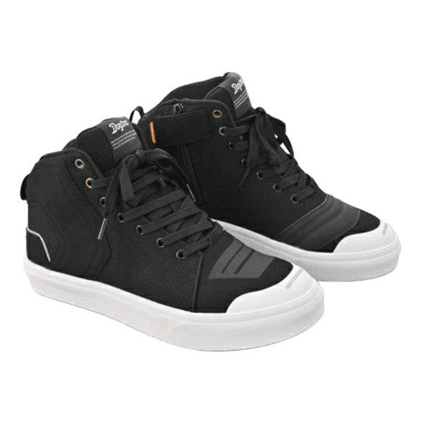 歩きやすさとライディングのしやすさを追求したライディングシューズ