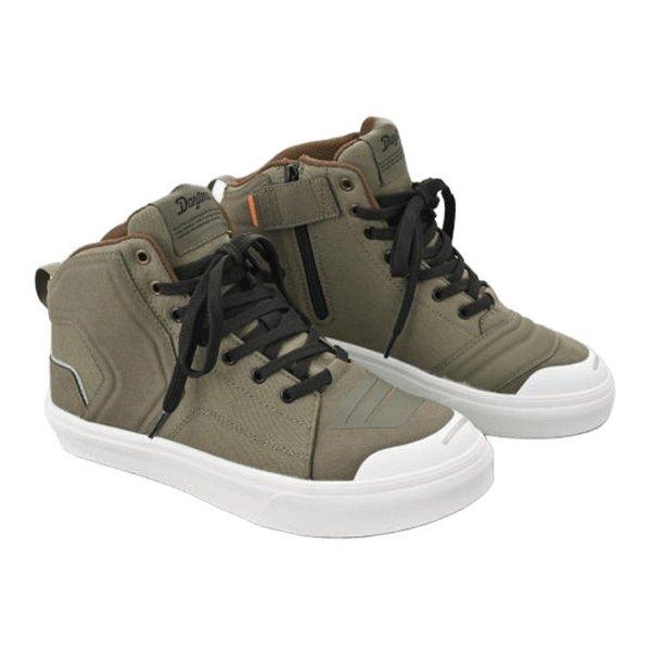 歩きやすさとライディングのしやすさを追求したライディングシューズ