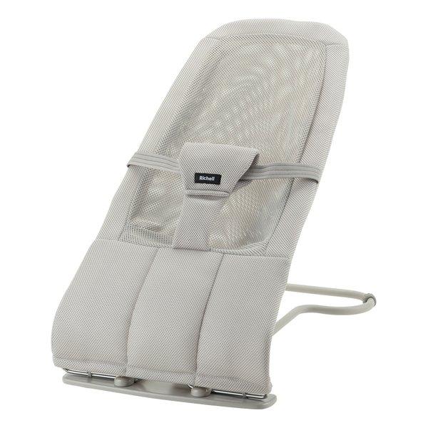 動きに合わせて自然に揺れる 全面メッシュシートで通気性のよいバウンサーです