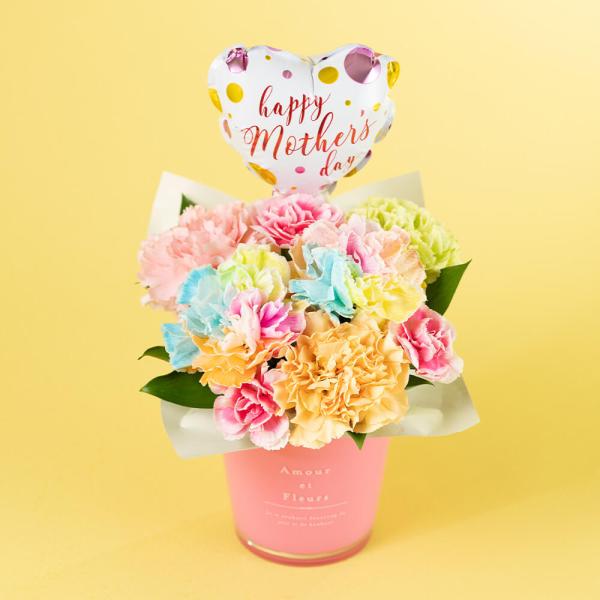 遊び心たっぷり！幸運のレインボーフラワーに感謝を込めてひときわ目を引く華やかに咲き誇る“レインボーカーネーション”。レインボーカーネーションは、特殊な技術で花びらに色を付けたもので、1輪のカーネーションに鮮やかなグラデーションが輝く様はなん...