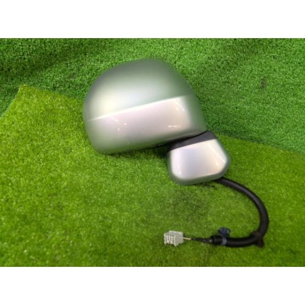 **** 商品説明を必ずご確認ください ****部品管理番号：202604046913500メーカー純正品番：76208-SZH-N31ZE部品名：右サイドミラー部品区分：リサイクル品管理品番：(2)中 10車名：ライフ車両タイプ名：5ドア...