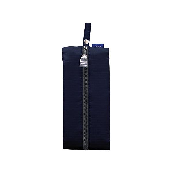 【ご購入後の当店からの連絡はご登録のメールアドレスに通知いたします。必ずご確認ください】【商品概要】まん中にファスナーのついたセンターオープンタイプ、折りたたみのマチが付いてるので意外に大容量ホック式の布フック付きでバッグの持ち手に引っかけ...