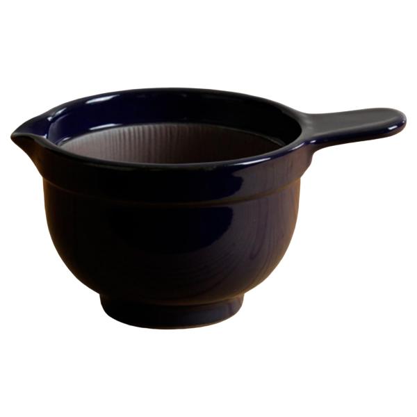 【ご購入後の当店からの連絡はご登録のメールアドレスに通知いたします。必ずご確認ください】【商品概要】ぐるぐるぐるぐる旨味を引き出す納豆専用の鉢納豆の粘りを引き出す内側の溝。ふわっと美味しい納豆にかわったら片口からこぼさずごはんの上へ。洗うと...