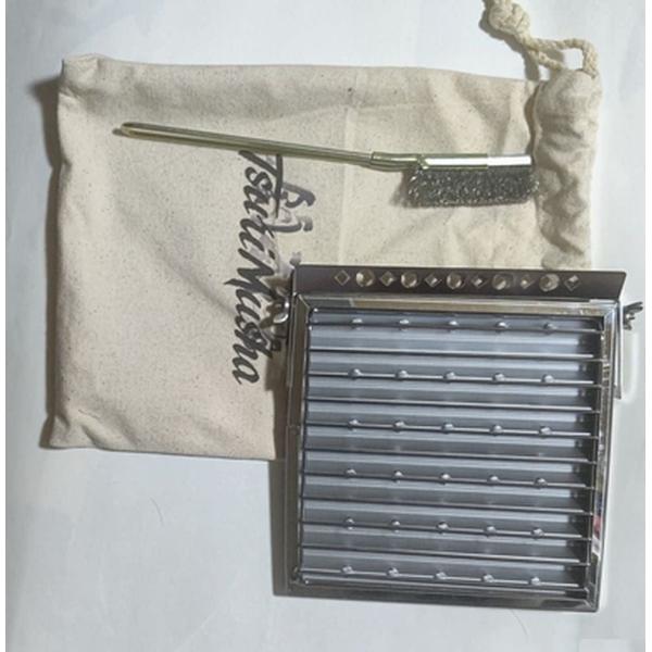 【ご購入後の当店からの連絡はご登録のメールアドレスに通知いたします。必ずご確認ください】【商品概要】釣武者 SOLO炉端 (バーベキュー用品)■本体枠：18-8ステンレス■本体：アルスター（アルミメッキ鋼板）■焼網：スチールCrメッキ■サイ...