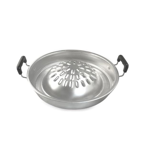 【ご購入後の当店からの連絡はご登録のメールアドレスに通知いたします。必ずご確認ください】【商品概要】焼肉と鍋(しゃぶしゃぶ)を同時調理する、タイで大人気の料理「ムーガタ」用の鍋です。グリルに細い穴が空いていることにより、炭火でこんがり美味し...