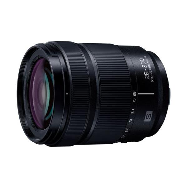 【発売日：2024年04月18日】■広角から望遠まで幅広い焦点距離をカバーするLUMIX Sシリーズレンズ初の高倍率ズームレンズズーム全域で優れた描写性能。被写体の細部を忠実に再現しつつ美しいボケを実現レンズ先端から約3cmまで被写体に迫れ...