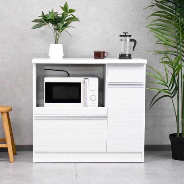 収納たっぷりのシンプルデザインでおしゃれな90cm幅キッチンカウンターになります。完成品でのお届けとなりますので、組み立ていらずでご使用いただけます。間仕切りとしてもお使いいただけます。キッチンカウンター 90cm幅 完成品 国産 コンパク...