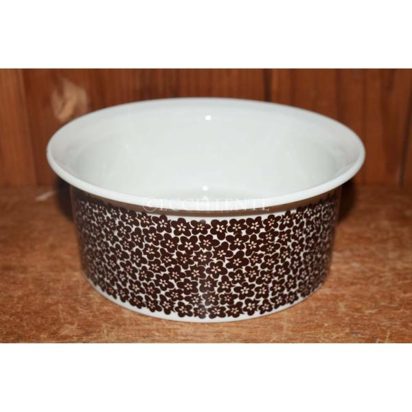 インケリ・セッパラ（Inkeri Seppala）によるファエンツァ（Faenza）シリーズのボウルです。アイテムを埋め尽くすようにプリントされた小花柄が人気のシリーズで、ブルーとブラウンの2種類のカラーが存在します。なお、画像でもおわかり...