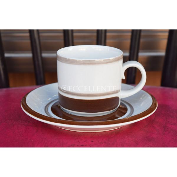 ライヤ・ウオシッキネン（Raija Uosikkinen）によってデザインされたピルッティ（Pirtti）のコーヒーカップ＆ソーサーです。線の強弱と色のみでデザインされたシンプルな作品でありながらもハンドペイントで描かれていることから表情は...